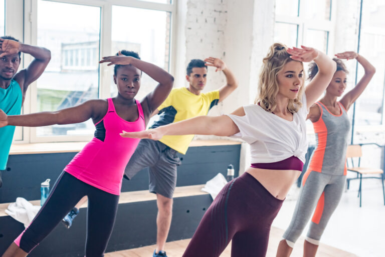 Zumba tanzen - Ursprung, Programme & Schritte | Danceflavors